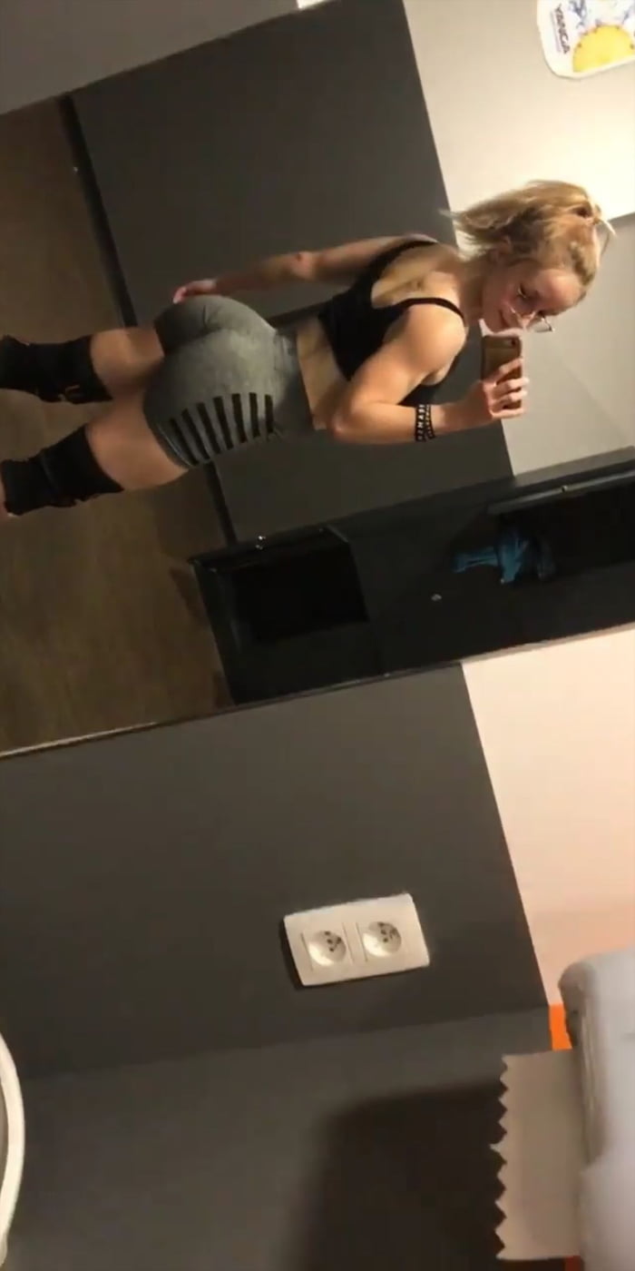 Aline dessine on Instagram French fitness and that booty tho - 9GAG