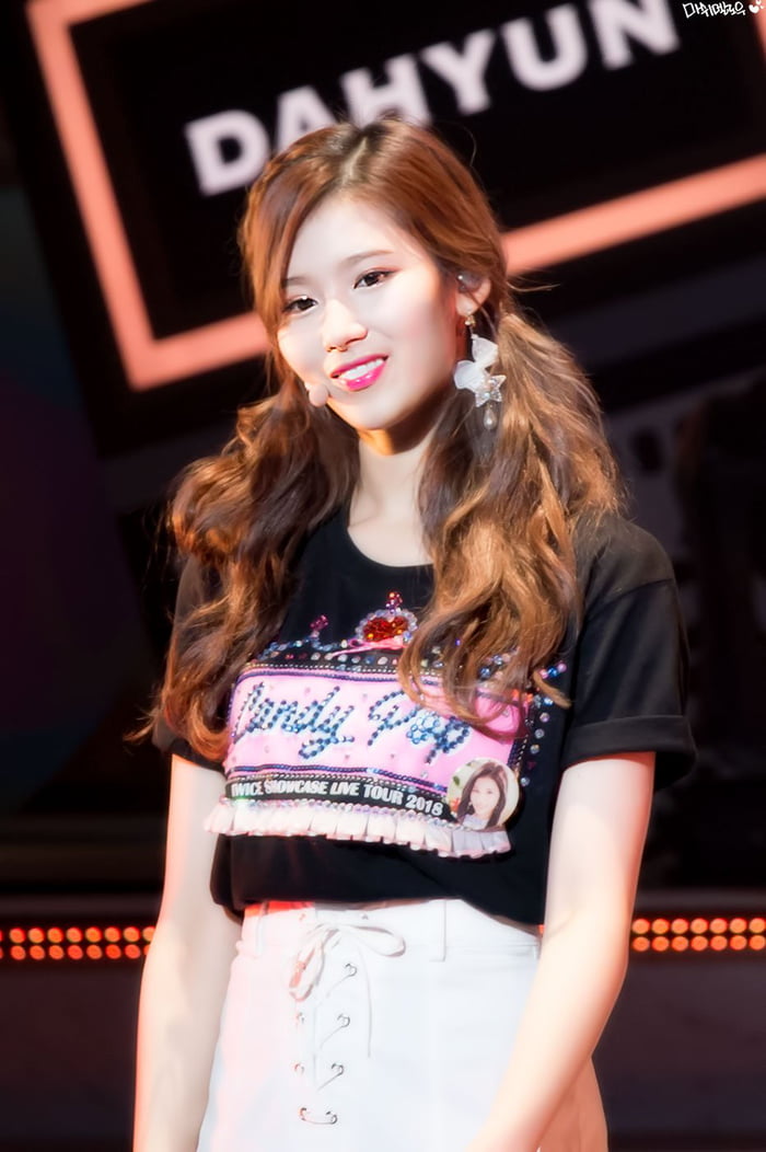 Pigtails Sana - 9GAG