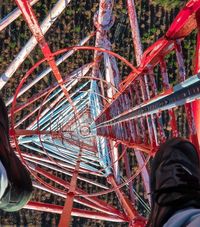 Views into a 330 meters tall tower, Lattice Climbing - 9GAG