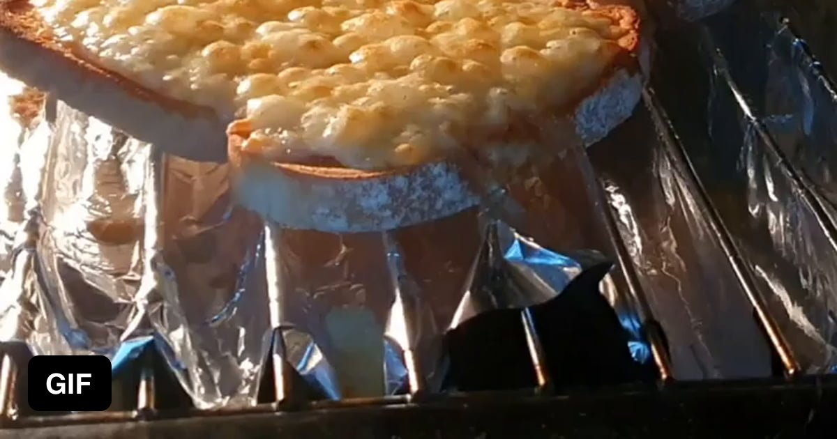 Watching cheese bubble - 9GAG