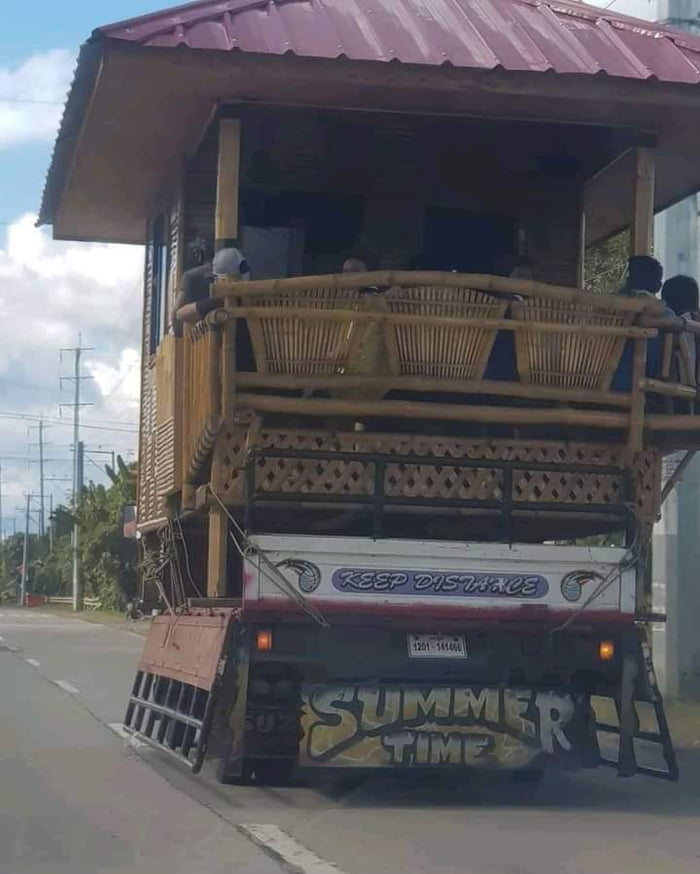 Howl's Moving Summertime Hut - 9GAG