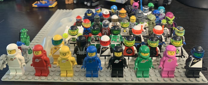 Lego space family tree - 9GAG