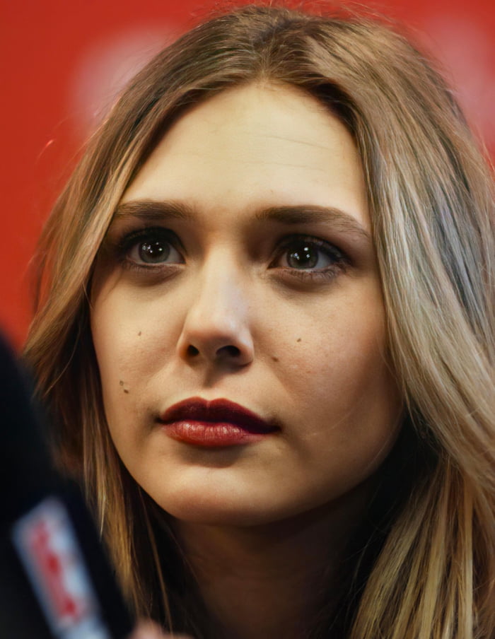 Elizabeth Olsen - 9GAG