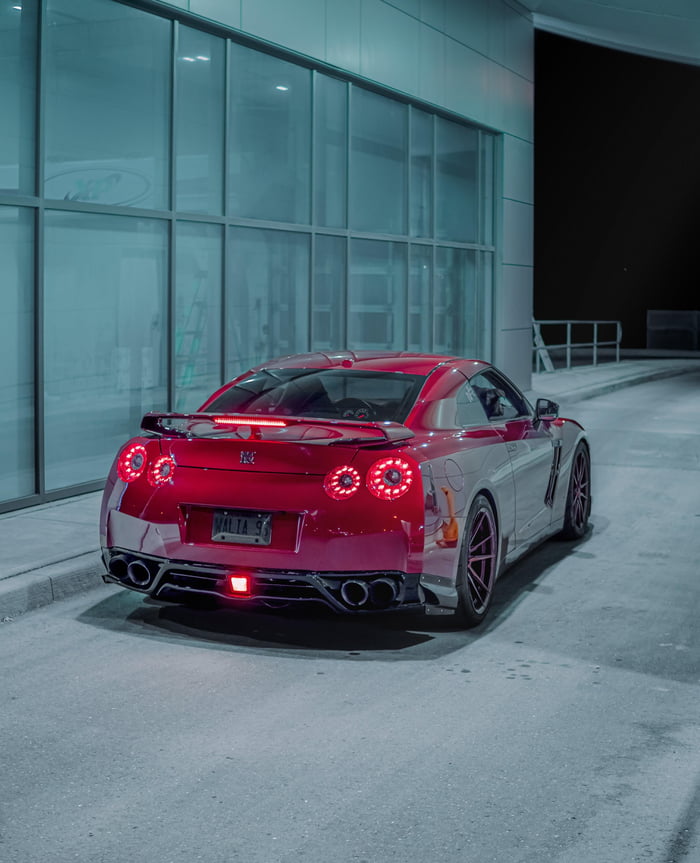 Nissan R35 GT-R Track Edition (Pre.LCI) // Solid Red - 9GAG