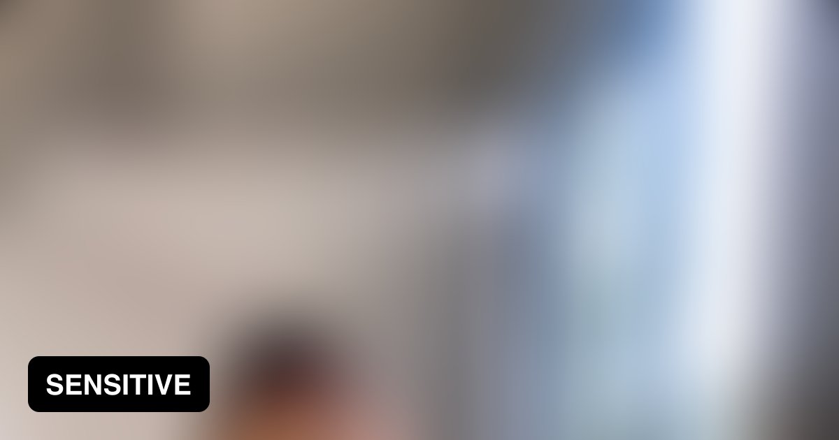 Petite cutie with a thigh gap - 9GAG