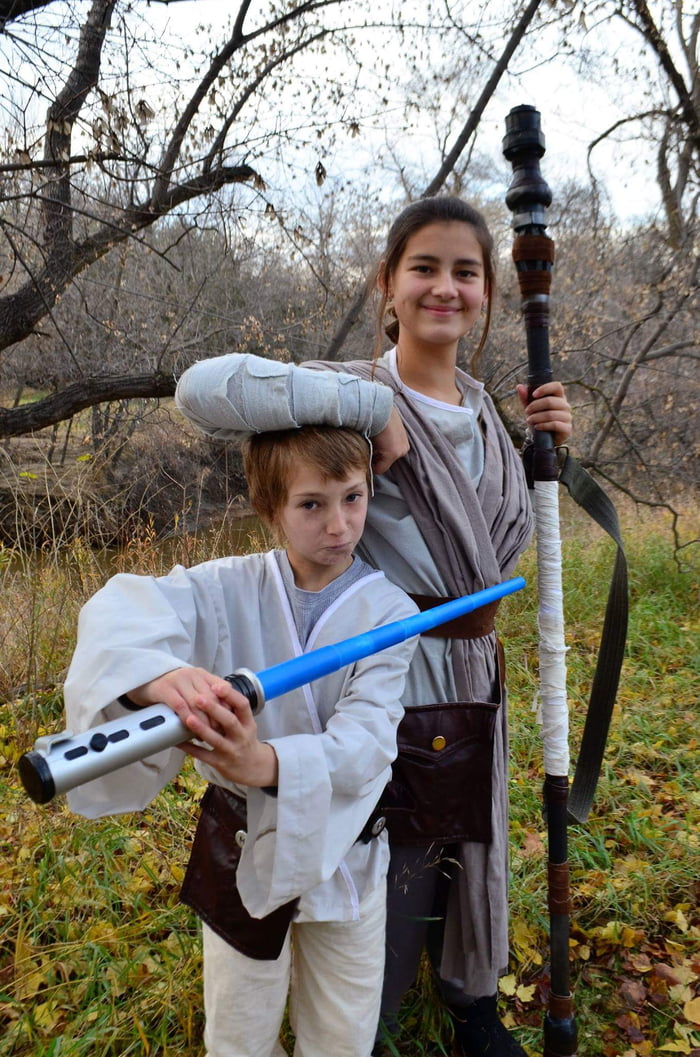 My two favorite Padawans. Happy Star Wars Day! - 9GAG