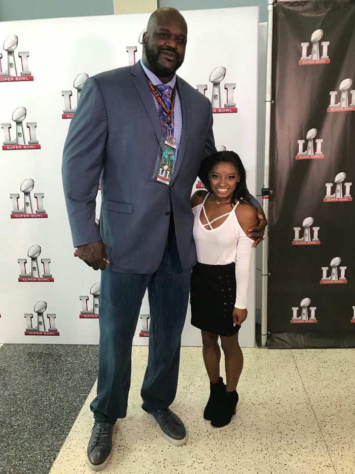 Simone Biles next to Shaq - 9GAG