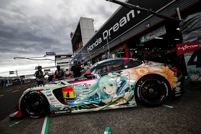 This professional racing team from Japan - 9GAG
