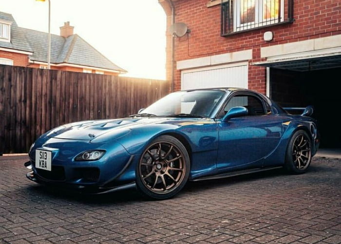 Just a nice RX-7 - 9GAG