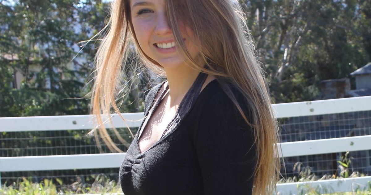 Hailey Warford - 9GAG