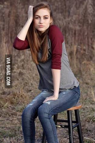 This is the actress that played Sofia in TWD. - 9GAG