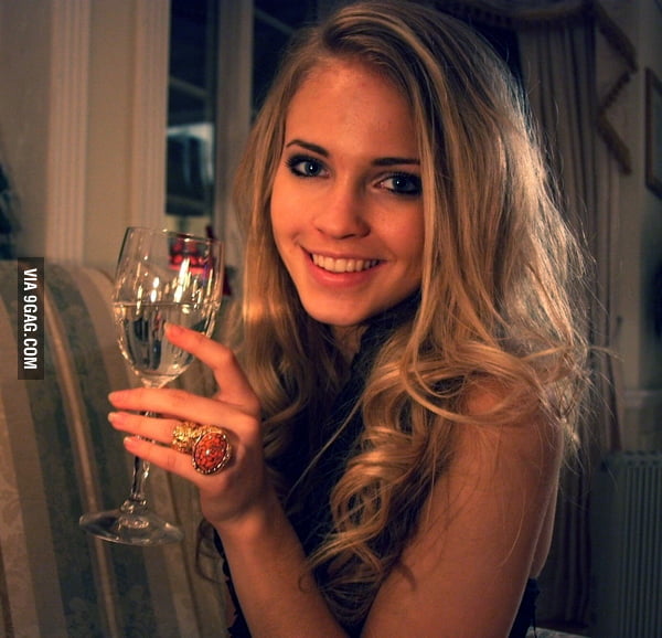 Emilie Voe Nerengs Night Out 9gag