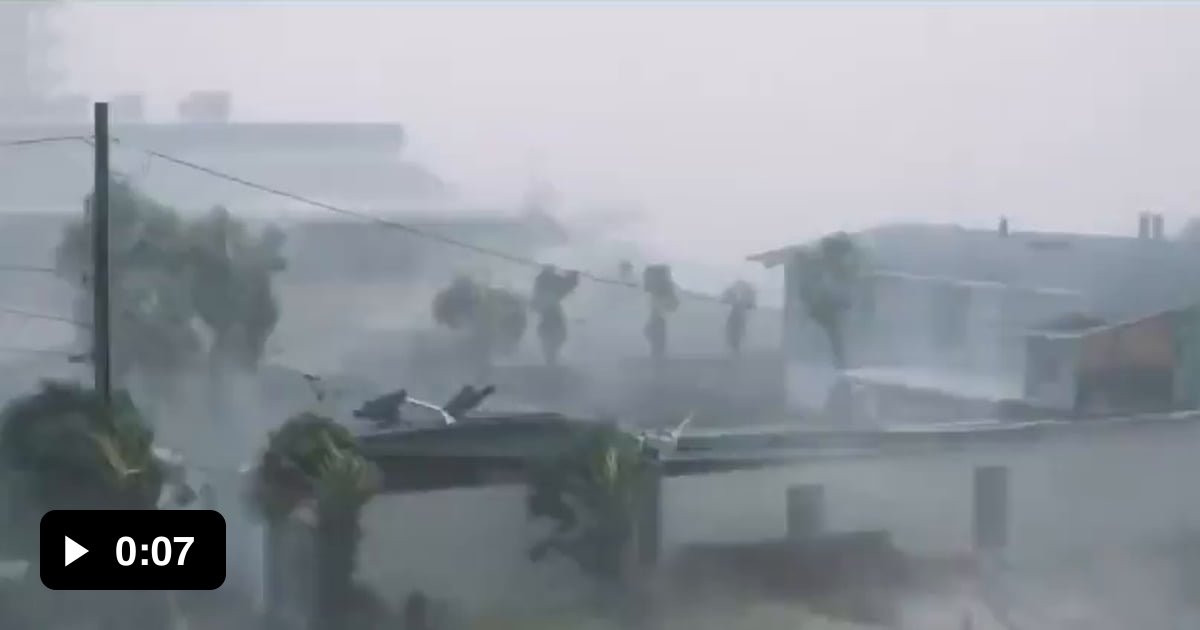 Roof-raising ferocity of Hurricane Ian in Naples, Florida (9/28/22) - 9GAG