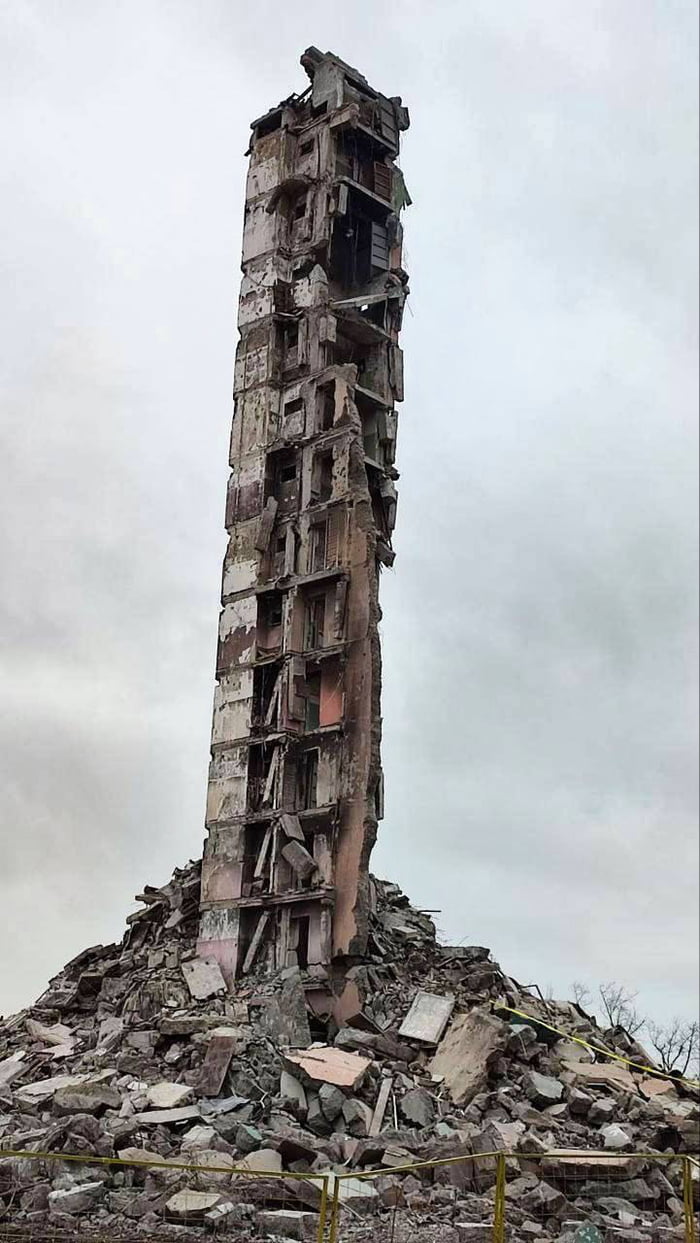 A monument to the Russian rescue of civilians - 9GAG