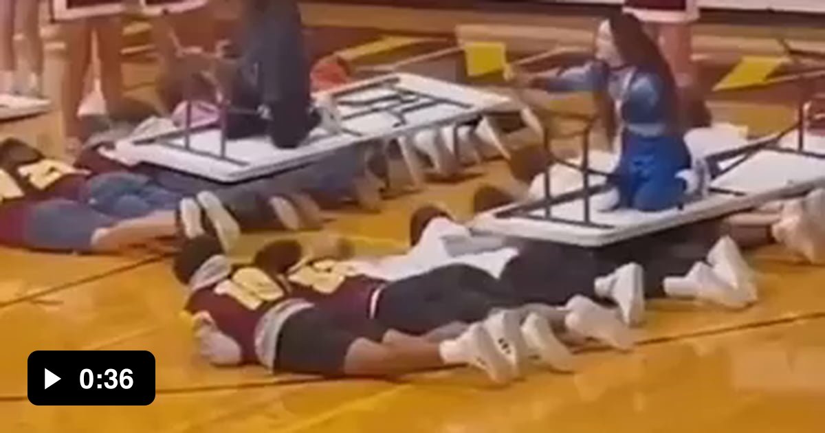 Best example for Teamwork - 9GAG