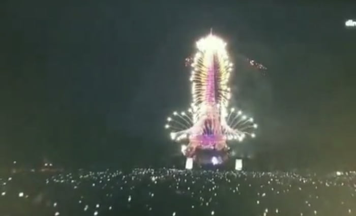 The firework was beautiful, but wtf ? - 9GAG