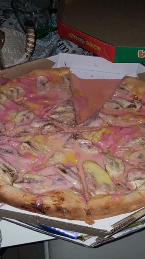 Bubblegum and banana pizza - 9GAG