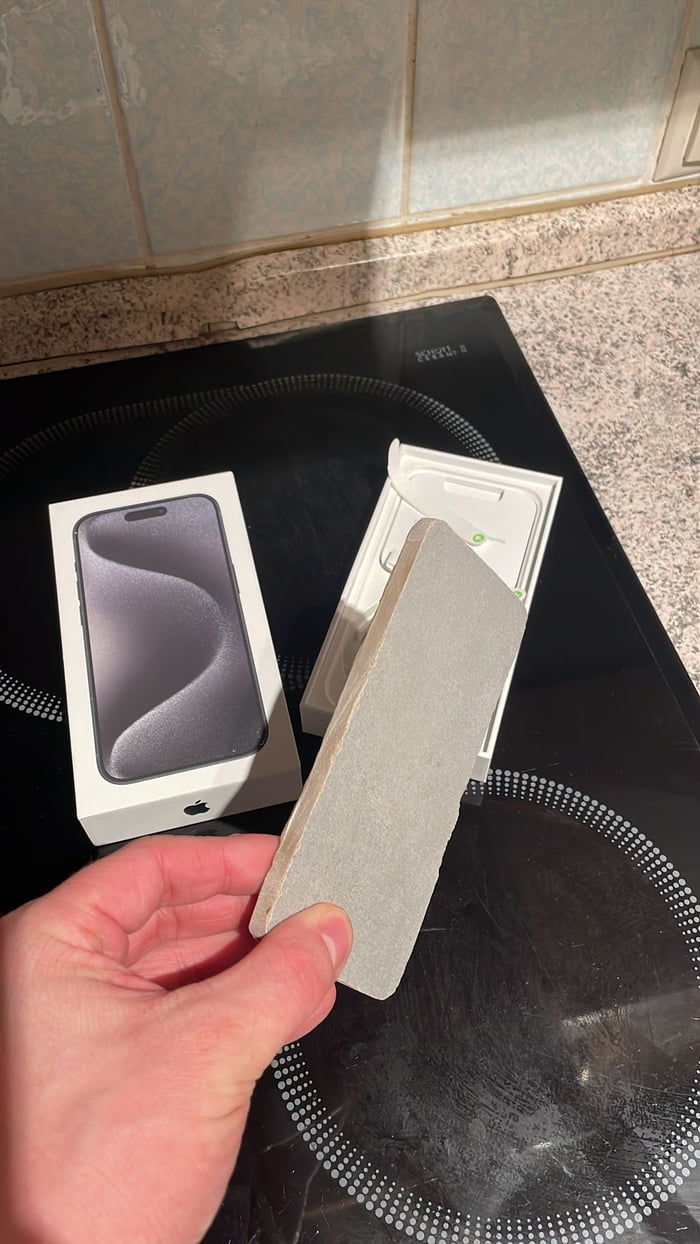 Apple iRock 15 Pro - 9GAG