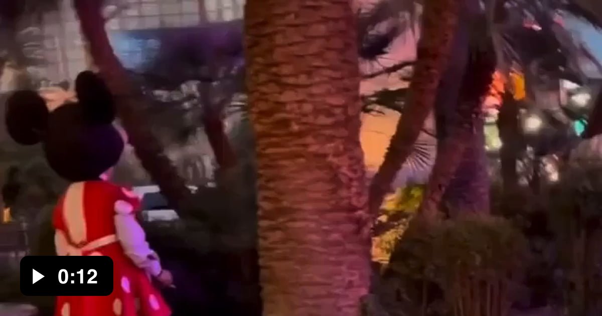 Mini Mouse on a break - 9GAG