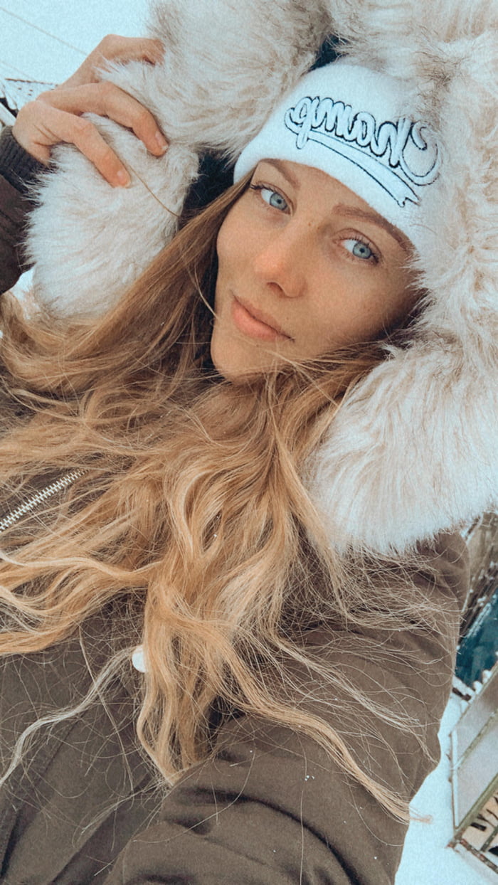 Hi from Iceland ️ :) - 9GAG