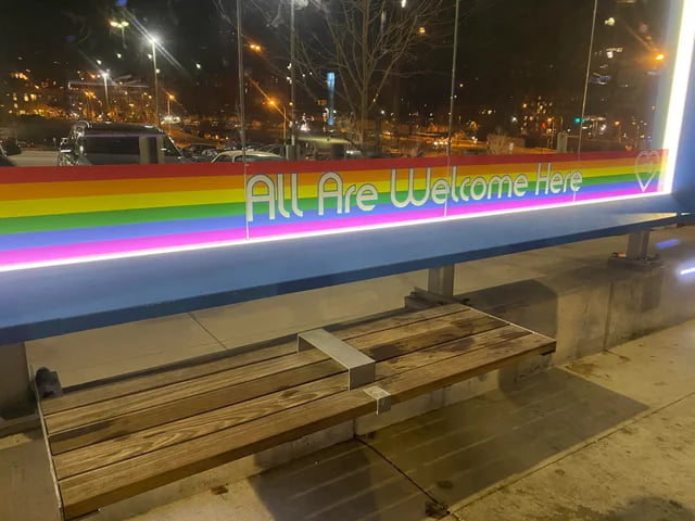 The defensive Design of the bench vs The Messaging - 9GAG