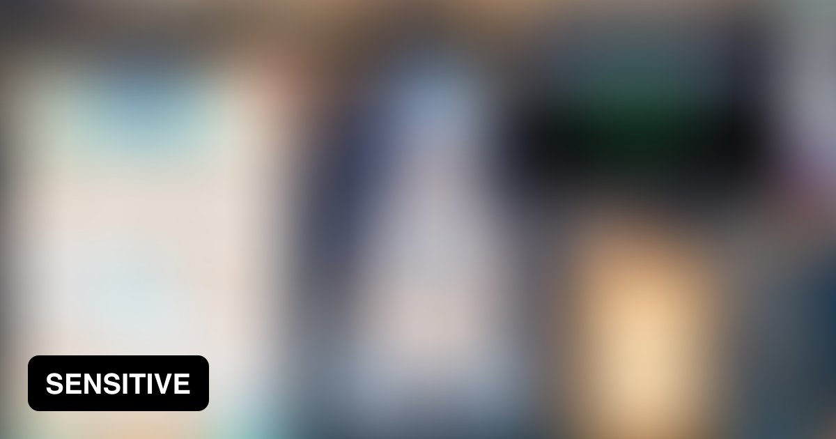 Sui decided to bless Hoshiyomi with literally a 1 second exposure of swimsuit! 🙏 - 9GAG