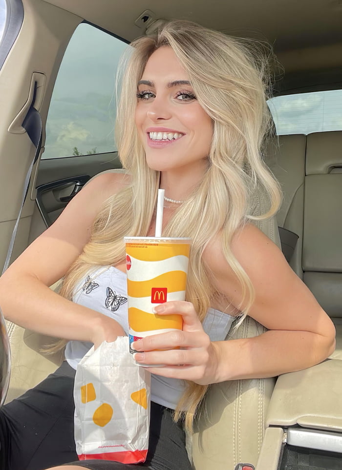 Mia-Sophie Neuland - 9GAG