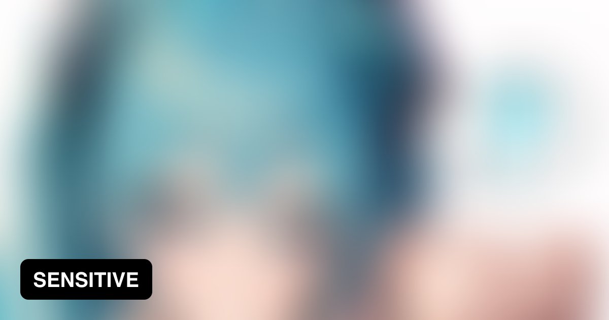 Hatsune Miku bending forward - 9GAG