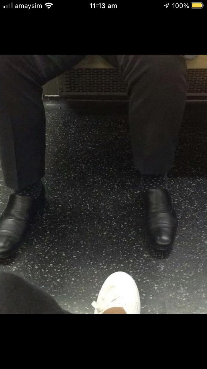 This man’s socks… - 9GAG