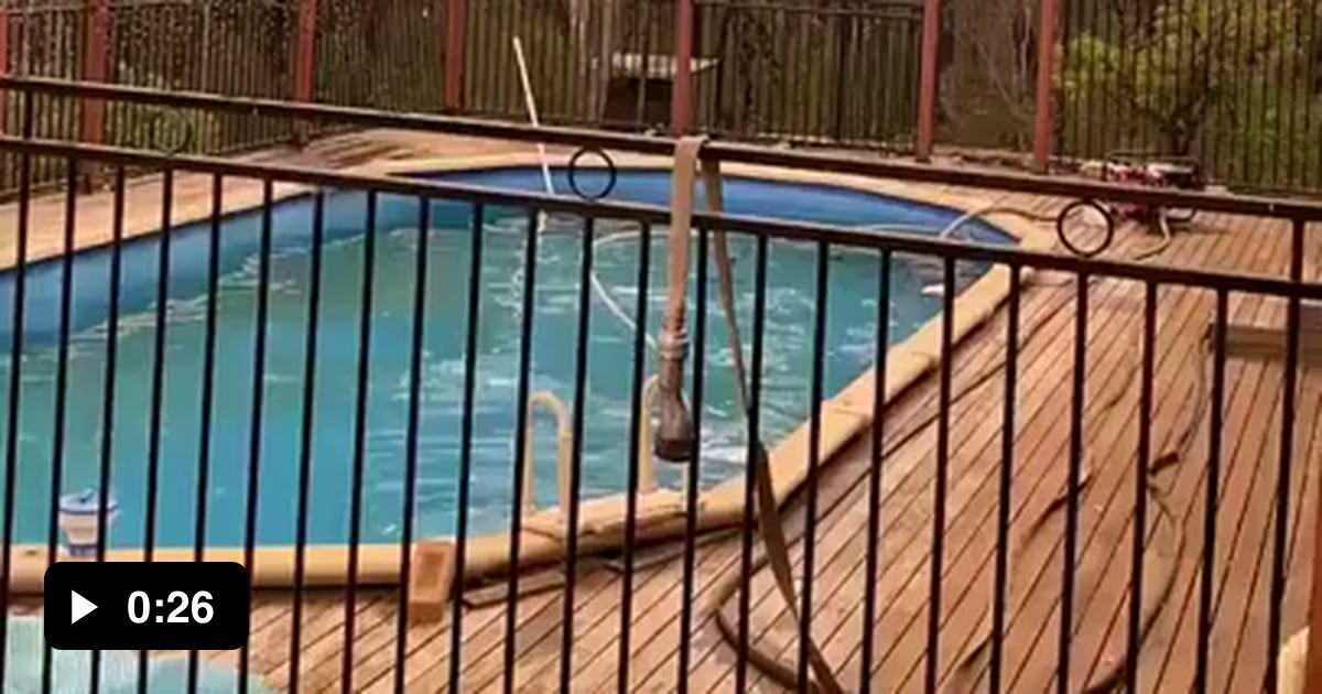 Australian firefighters take water from a random homeowner's swimming ...