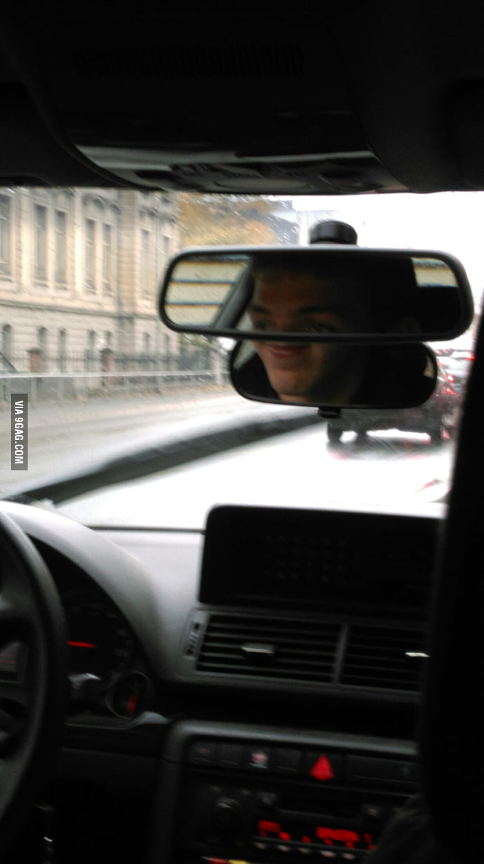 So I got a ride in a police car with two rear view mirrors - 9GAG
