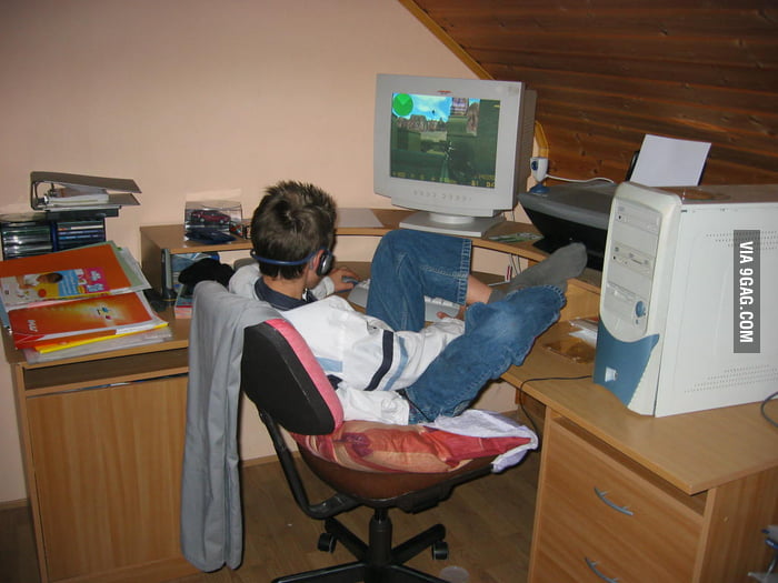 This is my position after many hours of gaming, am I normal? - 9GAG