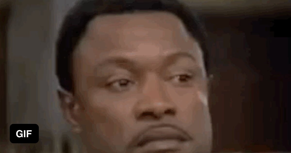 When I want you to check out dat azz. - 9GAG