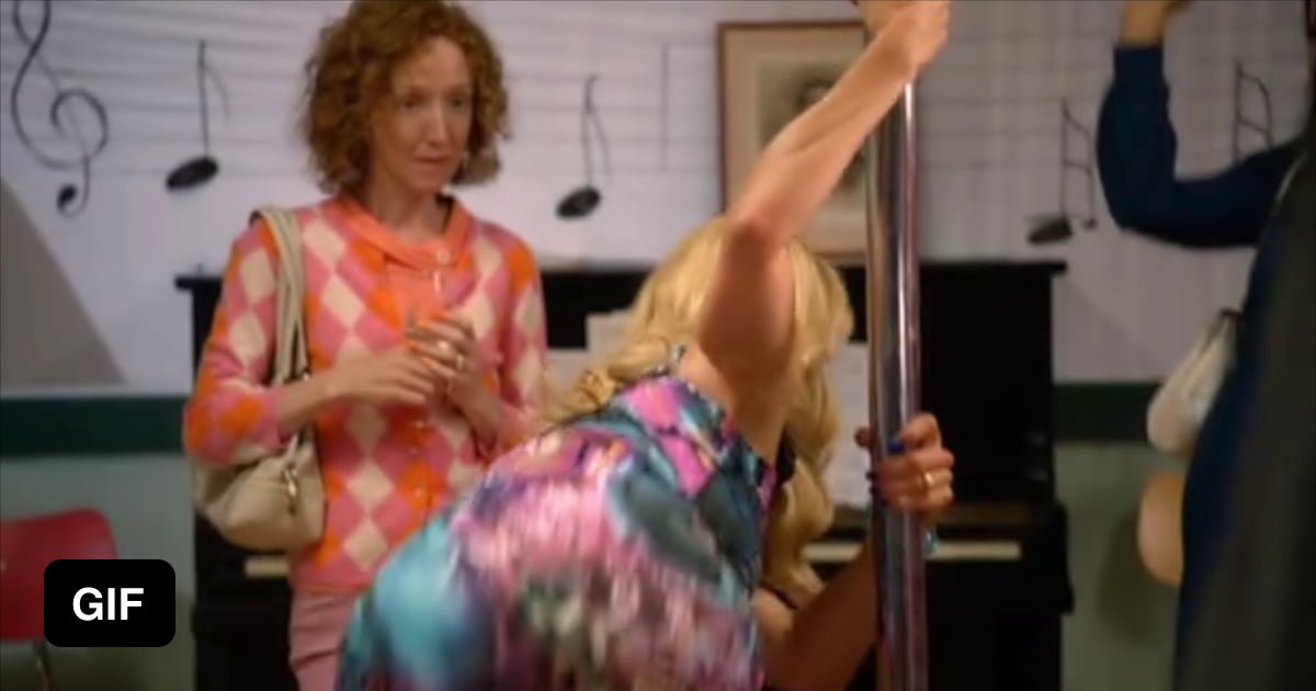 Cheryl Hines Double Take - 9GAG