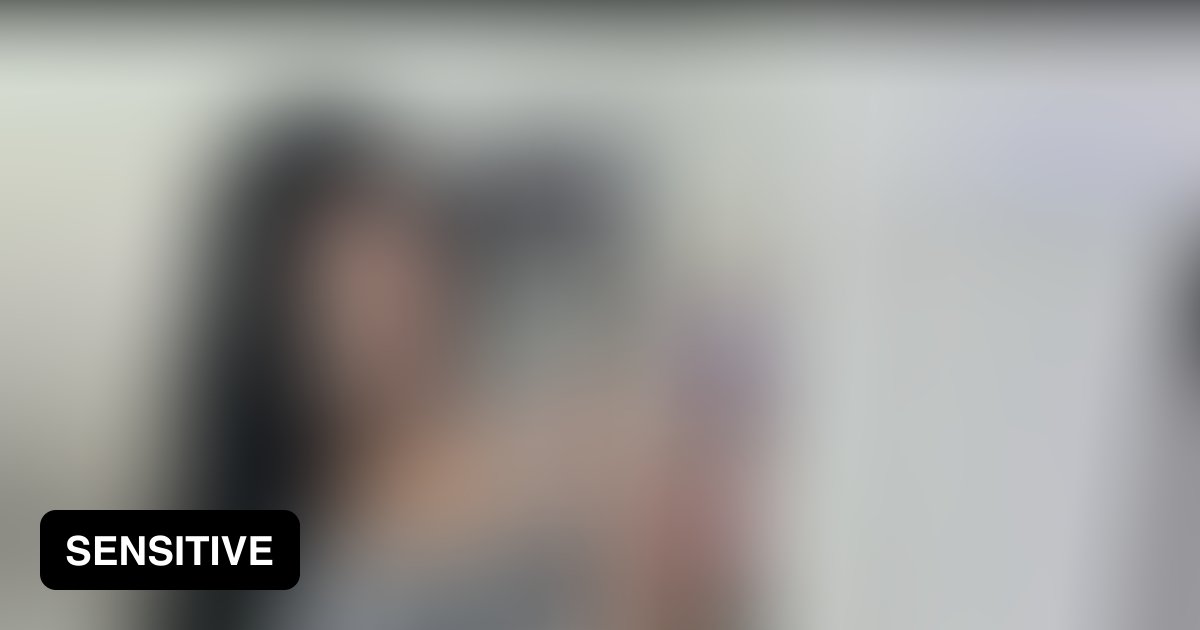 Any thigh lovers? hehe - 9GAG