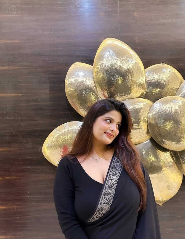 Desi biggies in black - 9GAG