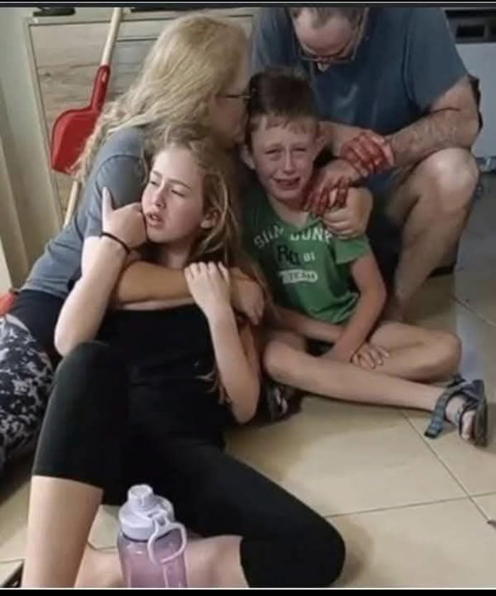 Guess the context of this picture - 9GAG