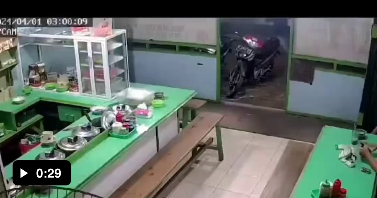 Kalau dah ketangkep yg kek gini hajar aja ampe mampus - 9GAG