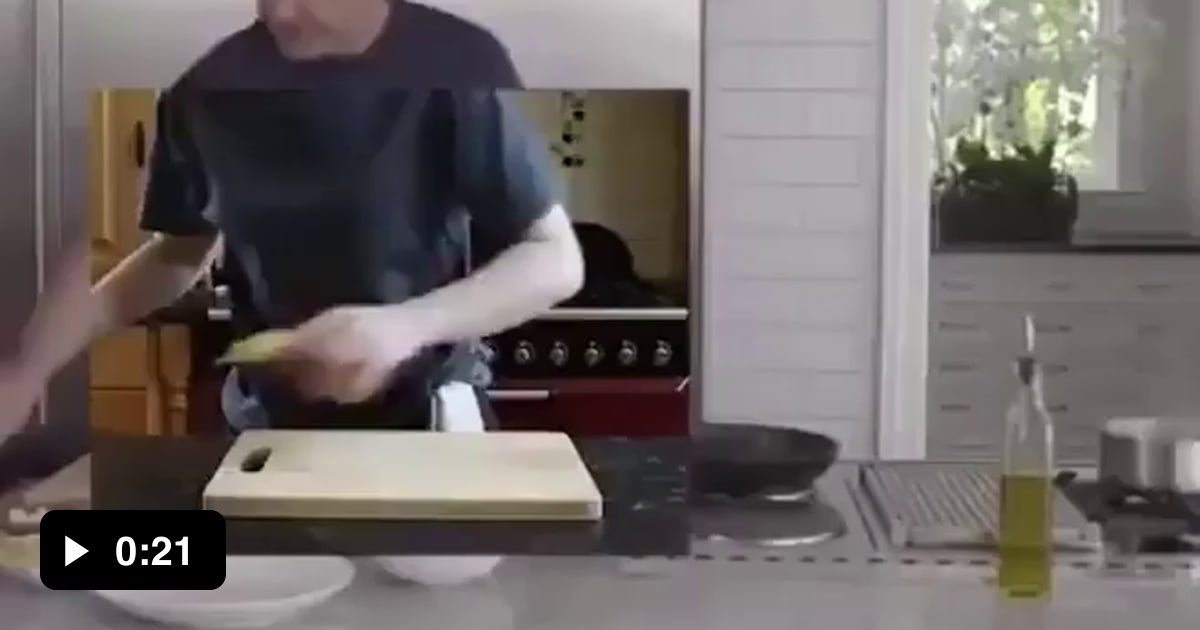 BUt he's not cooking - 9GAG