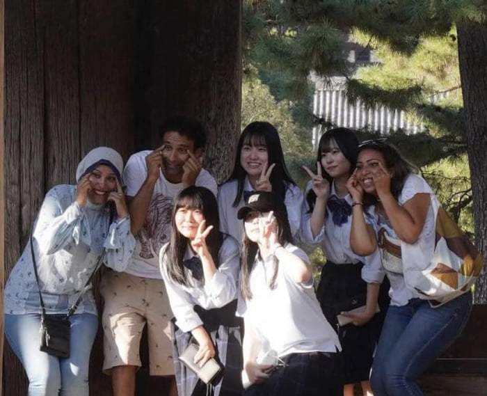 Ugly ones are being ugly. Ew. - 9GAG