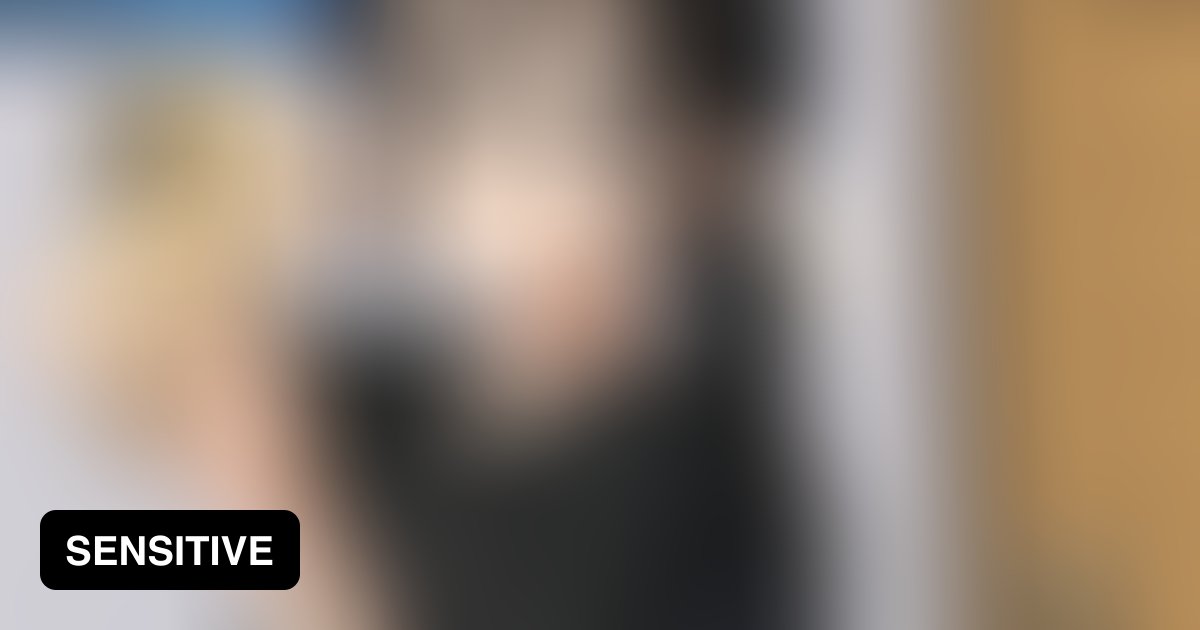 Quick selfie before feeding the weird octopus - 9GAG