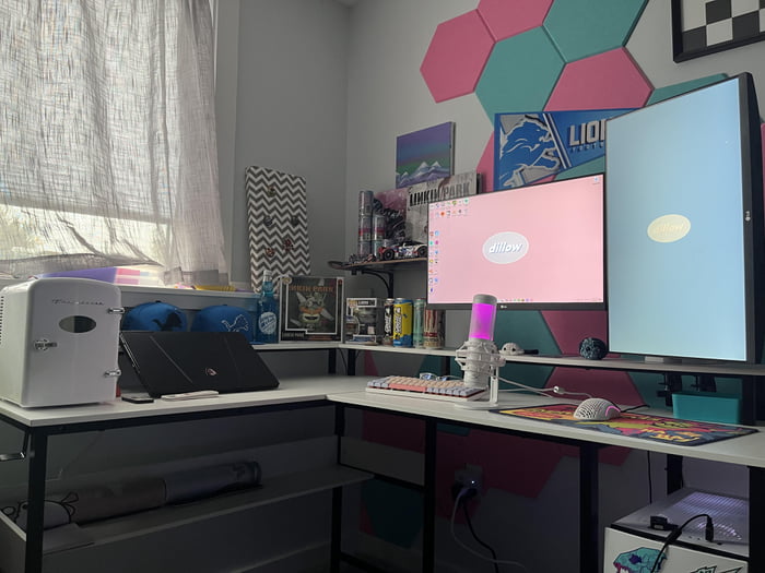 Mostly white setup! - 9GAG