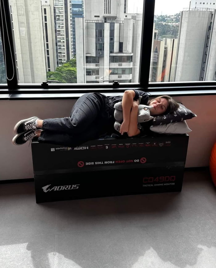 Who needs a bed - 9GAG