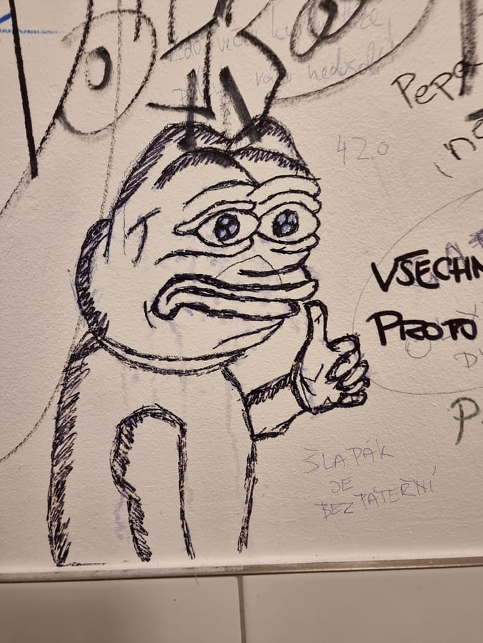 Rare toilet Pepe - 9GAG