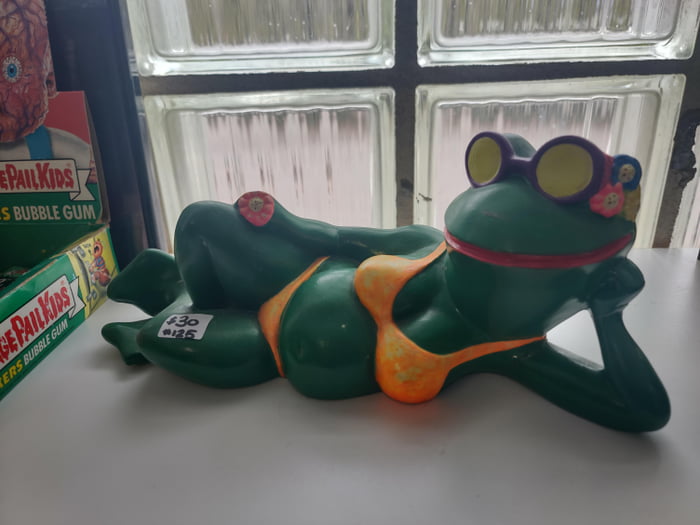 Knocked Up Bikini Frog - 9GAG