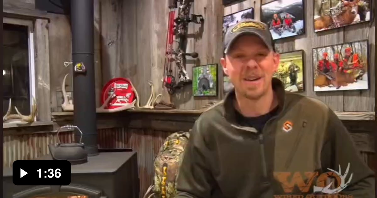 Very close encounter between a horny pray and the hunter... - 9GAG