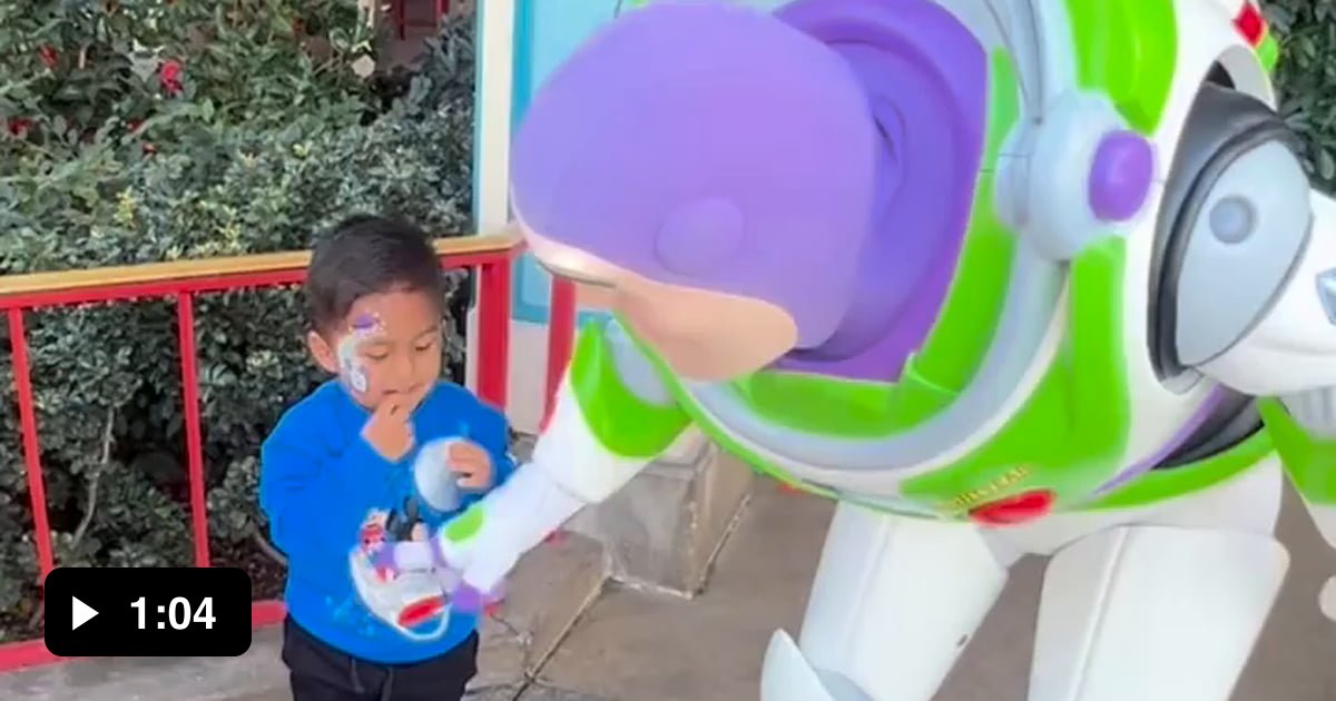 Buzz needs a raise! Incredible! - 9GAG