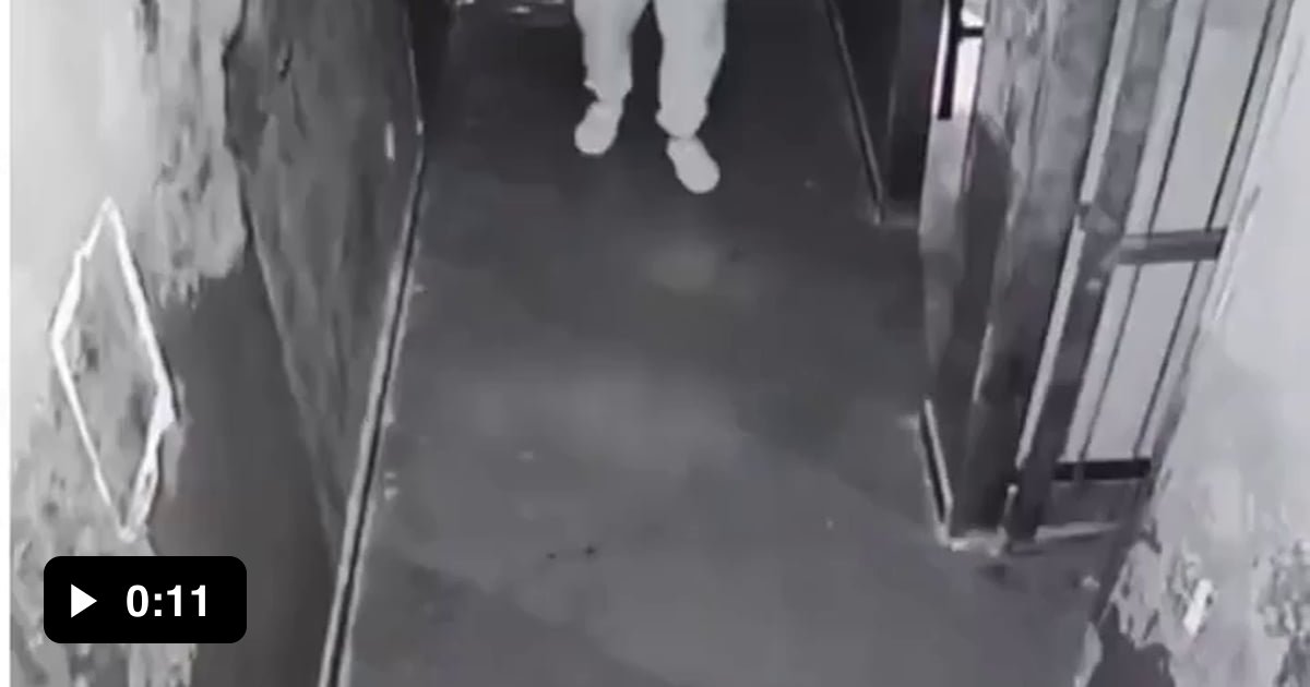 How to defeat a ghost - 9GAG