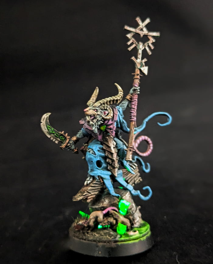 Skaventide Grey Seer with Green LED in the bell and warpstone chunks ...