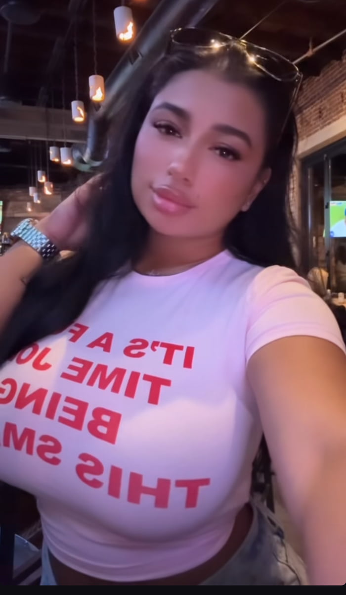 Huge in t shirt - 9GAG